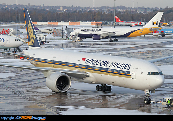 Boeing 777-312/ER Singapore Airlines 9V-SWH - AirTeamImages.com