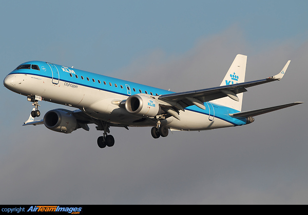 Embraer ERJ-190-100 KLM Cityhopper PH-EZP - AirTeamImages.com