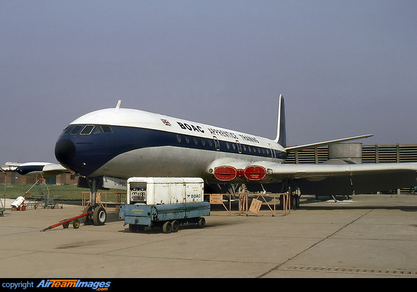 De Havilland DH-106 Comet 4 BOAC - British Overseas Airways Corporation ...