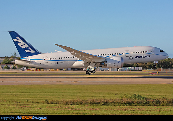 Boeing 787-8 Dreamliner Boeing N787FT - AirTeamImages.com