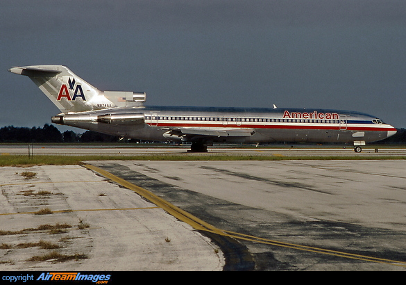 Boeing 727-223/Adv American Airlines N874AA - AirTeamImages.com
