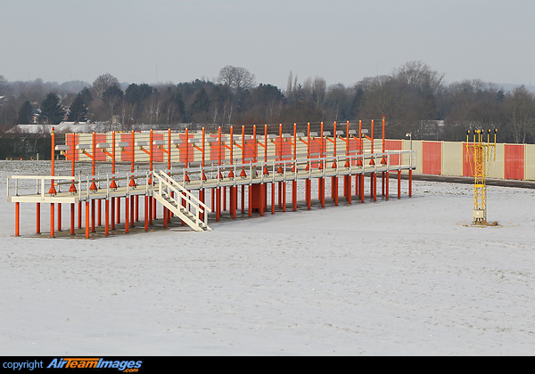 ILS Localizer Array - AirTeamImages.com