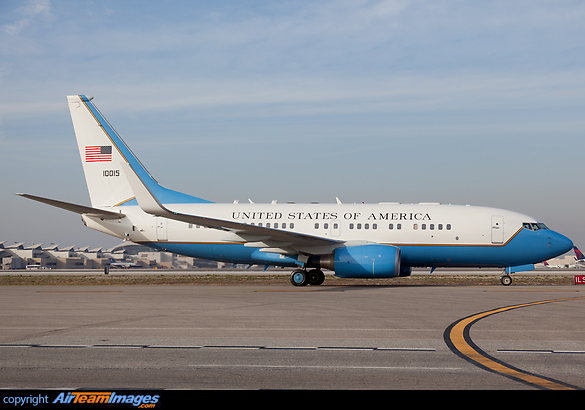 Boeing C-40B USA - US Air Force 01-0015 - AirTeamImages.com