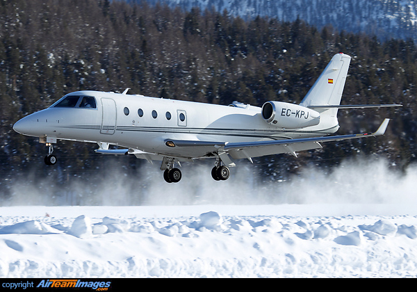 Gulfstream G150 TAG Aviation EC-KPJ - AirTeamImages.com
