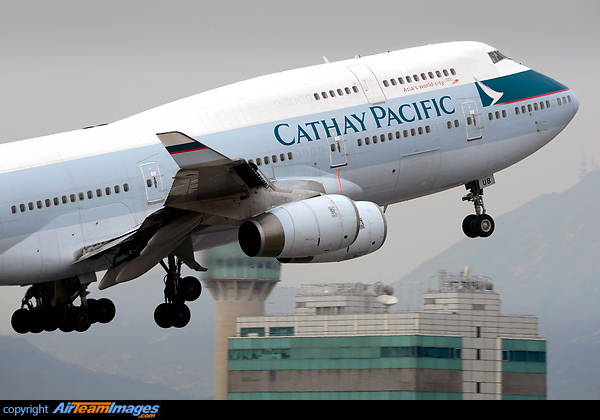 Boeing 747-467 Cathay Pacific Airways B-HUB - AirTeamImages.com