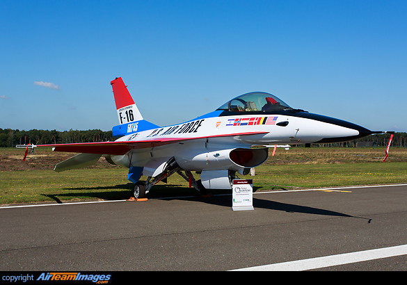 General Dynamics F-16 Falcon USA - US Air Force FA-104 - AirTeamImages.com