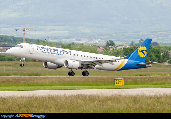 Embraer ERJ-190STD Ukraine International Airlines UR-EMA ...