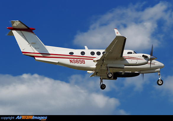 Beechcraft B200 Super King Air Private N9898 - AirTeamImages.com