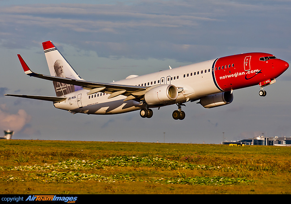 Boeing 737-8JP Norwegian LN-NGL - AirTeamImages.com