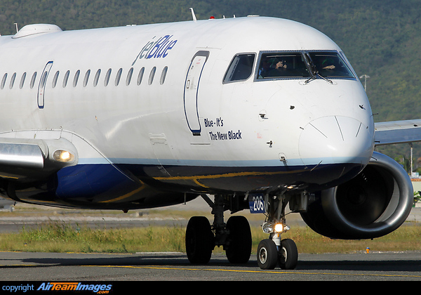 Embraer ERJ-190AR JetBlue Airways N206JB - AirTeamImages.com