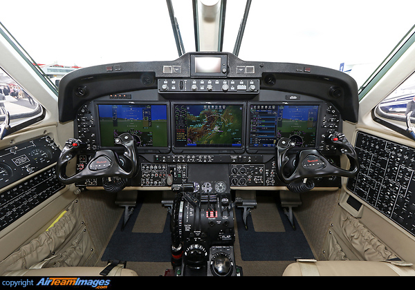 Beechcraft King Air 350i Beechcraft N154KF - AirTeamImages.com