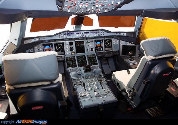 Airbus A380-861 Emirates A6-EOP - AirTeamImages.com
