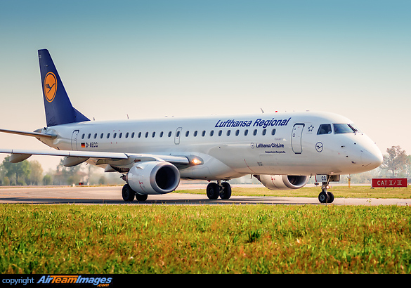 Embraer ERJ-190LR Lufthansa CityLine D-AECG - AirTeamImages.com