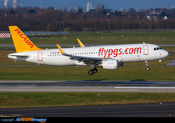 Airbus A320-216 Pegasus Airlines TC-DCG - AirTeamImages.com