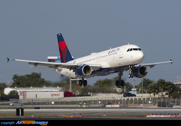 Airbus A320-211 Delta Air Lines N326US - AirTeamImages.com