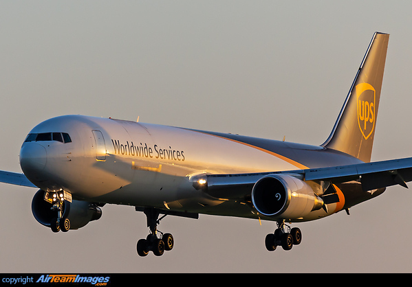 Boeing 767-34AF/ER UPS - United Parcel Service N310UP - AirTeamImages.com