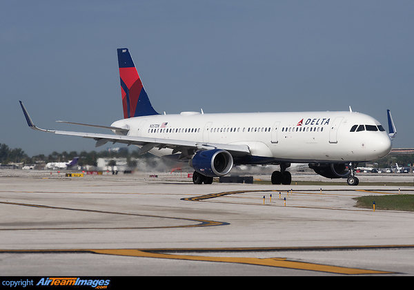 Airbus A321-211 Delta Air Lines N357DN - AirTeamImages.com