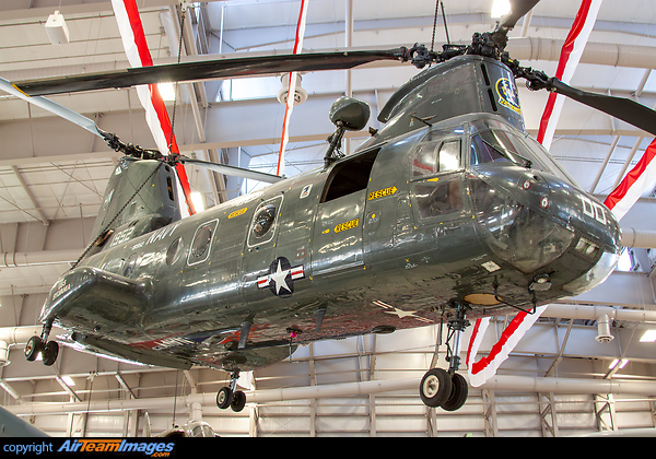 Boeing Rotorcraft CH-46 Seaknight USA - US Navy 151952 - AirTeamImages.com