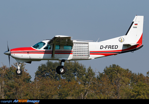 Cessna 208 Caravan Private D-FRED - AirTeamImages.com