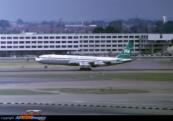 Boeing 707-340C PIA - Pakistan International Airlines AP-AXA ...
