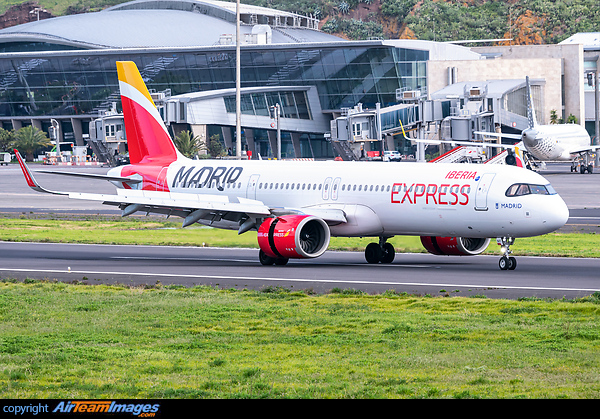Airbus A321-251NX Iberia Express EC-NIF - AirTeamImages.com