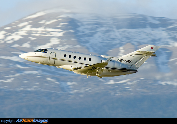 Hawker Beechcraft Hawker 850XP Global Jet Concept OE-GRS ...