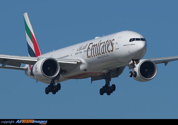 Boeing 777-31H/ER Emirates A6-ECV - AirTeamImages.com