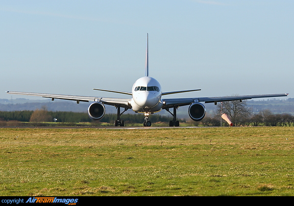 Boeing 757-23A Flyjet G-FJEB - AirTeamImages.com