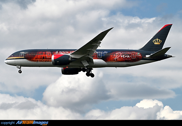 Boeing 787-8 Dreamliner Royal Jordanian Airlines JY-BAH - AirTeamImages.com