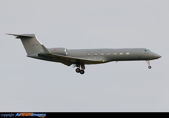 Gulfstream G550 Italy - Italian Air Force MM62332 - AirTeamImages.com