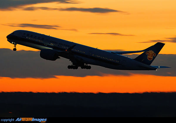 Airbus A350-941 China Southern Airlines B-30EA - AirTeamImages.com