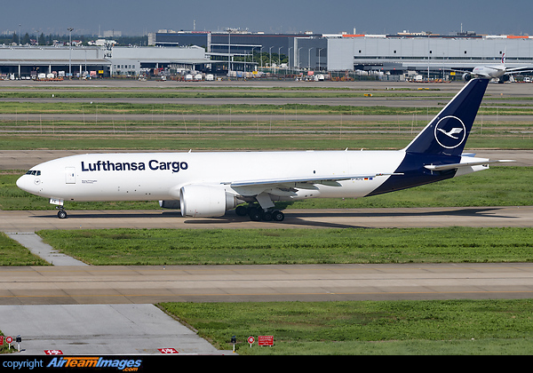 Boeing 777-FBT Lufthansa Cargo D-ALFE - AirTeamImages.com