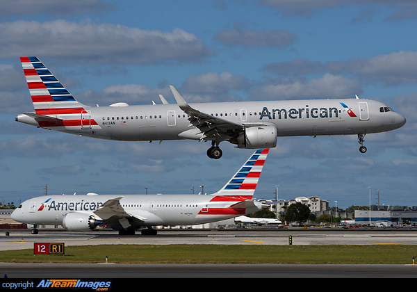 Airbus A321-253NX American Airlines N413AN - AirTeamImages.com
