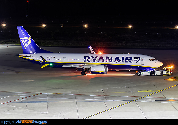 Boeing 737-8-200 MAX Ryanair EI-IHE - AirTeamImages.com