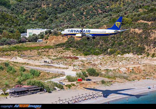Boeing 737-8AS Ryanair (Malta Air) 9H-QBA - AirTeamImages.com