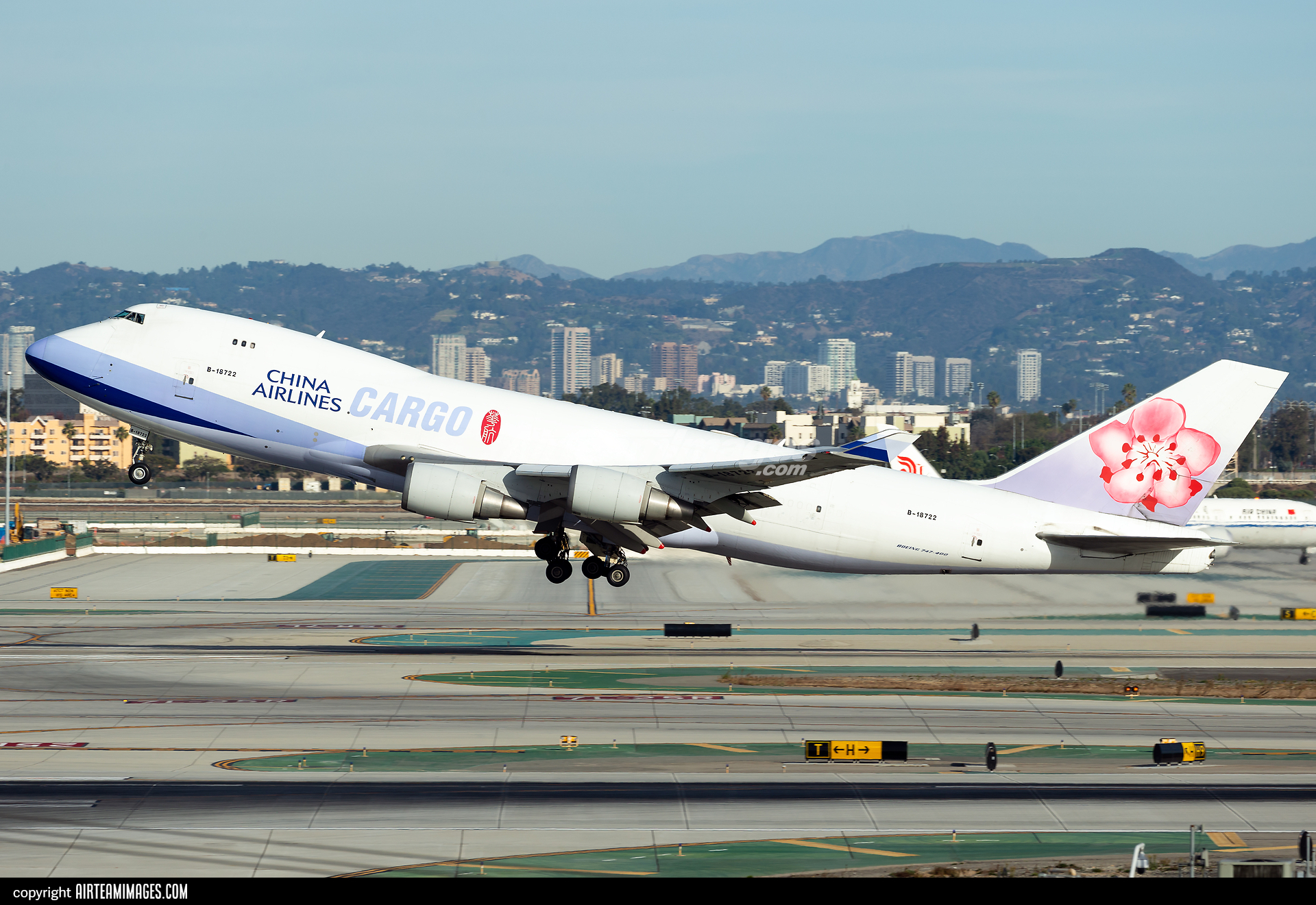 Boeing 747-409F China Airlines Cargo B-18722 Large - AirTeamImages.com