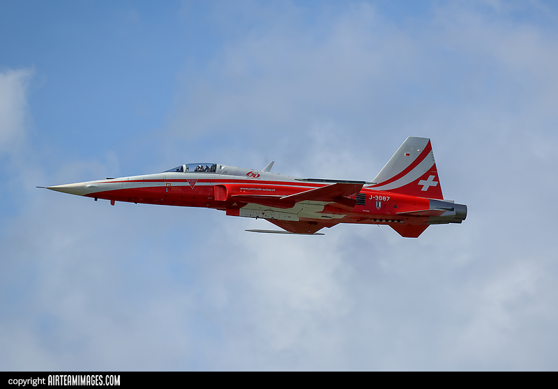 Northrop F-5E Tiger II Patrouille Suisse J-3087 - AirTeamImages.com