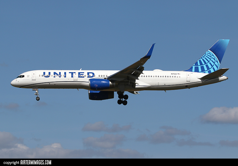 Boeing 757-224 United Airlines N17122 - AirTeamImages.com