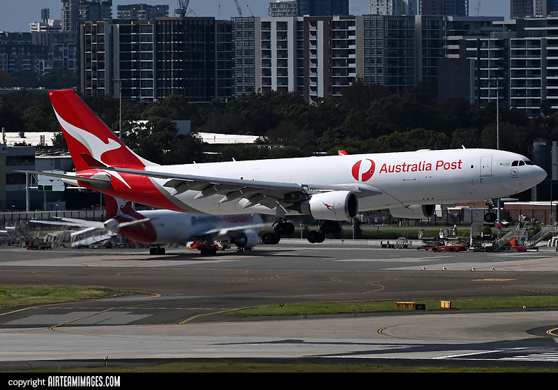 Airbus A330-2002(P2F) Qantas Freight VH-EBF - AirTeamImages.com