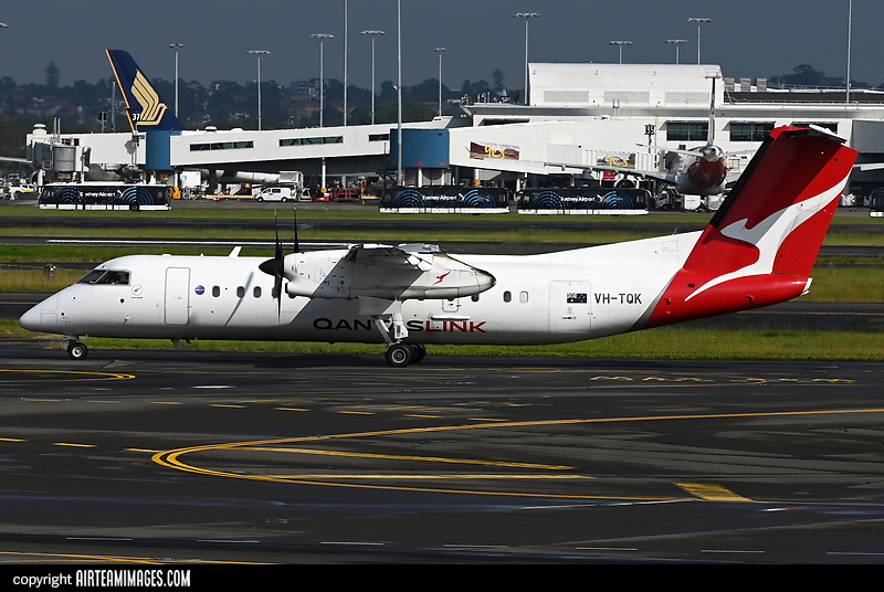 Bombardier Dash 8-315Q Jetstar Airways VH-TQK - AirTeamImages.com