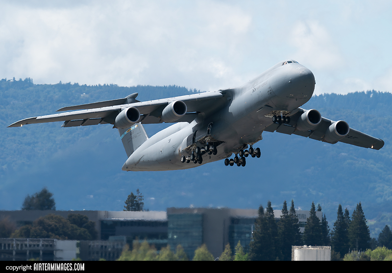 Lockheed C-5M Super Galaxy USA - US Air Force 84-0061 - AirTeamImages.com
