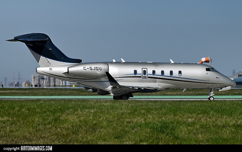 Bombardier Challenger 350 Execaire C-GJDU - AirTeamImages.com