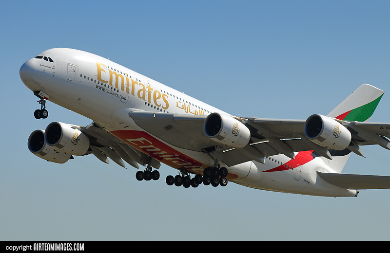 Airbus A380-842 Emirates A6-EVC - AirTeamImages.com