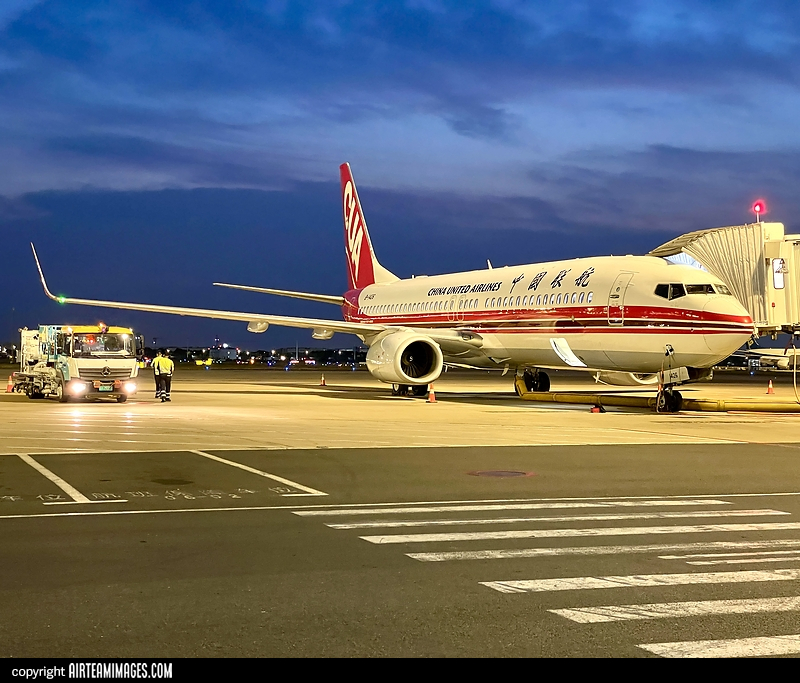 Boeing 737-89P China United Airlines B-1426 - AirTeamImages.com