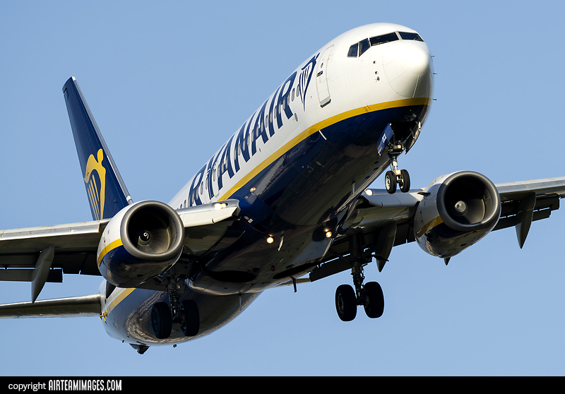 Boeing 737-8AS Ryanair EI-DCX - AirTeamImages.com