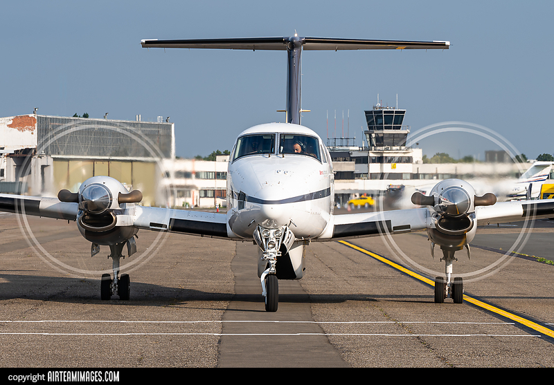 Beechcraft B200 Super King Air Private F-GJFA - AirTeamImages.com