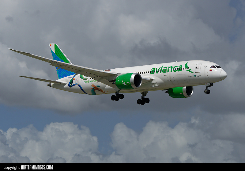 Boeing 787-8 Dreamliner Avianca N799AV - AirTeamImages.com