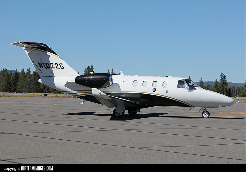 Cessna 525 Citation M2 Private N1022G - AirTeamImages.com