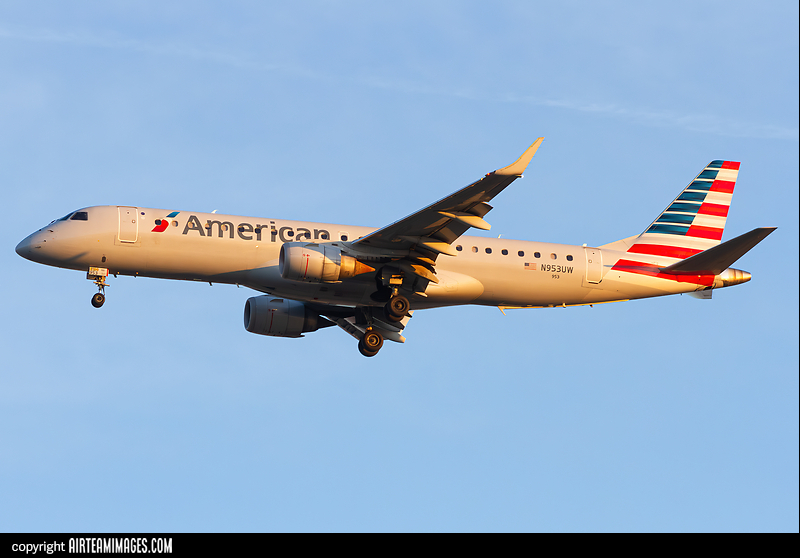 Embraer ERJ-190AR American Airlines N953UW - AirTeamImages.com