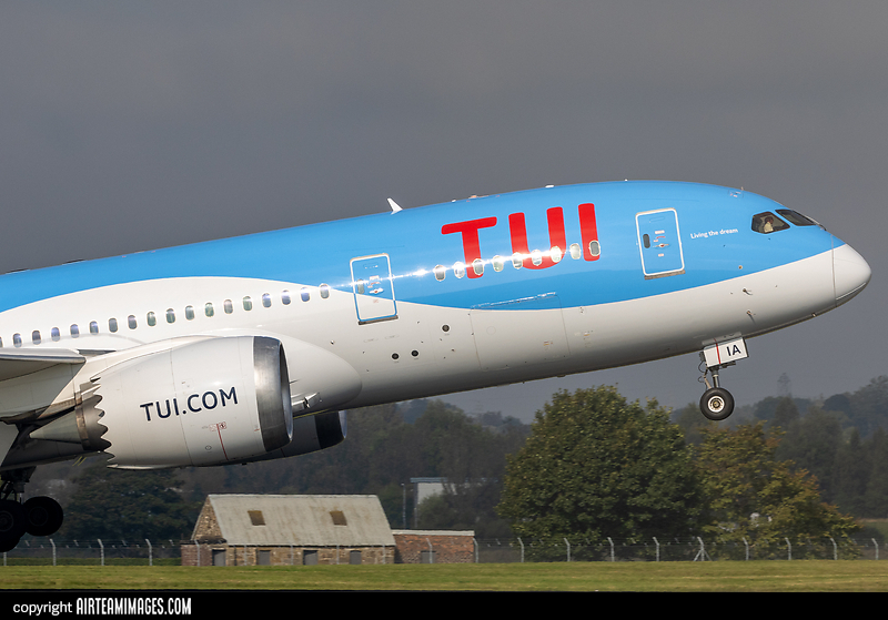Boeing 787-8 Dreamliner TUI (UK) G-TUIA - AirTeamImages.com